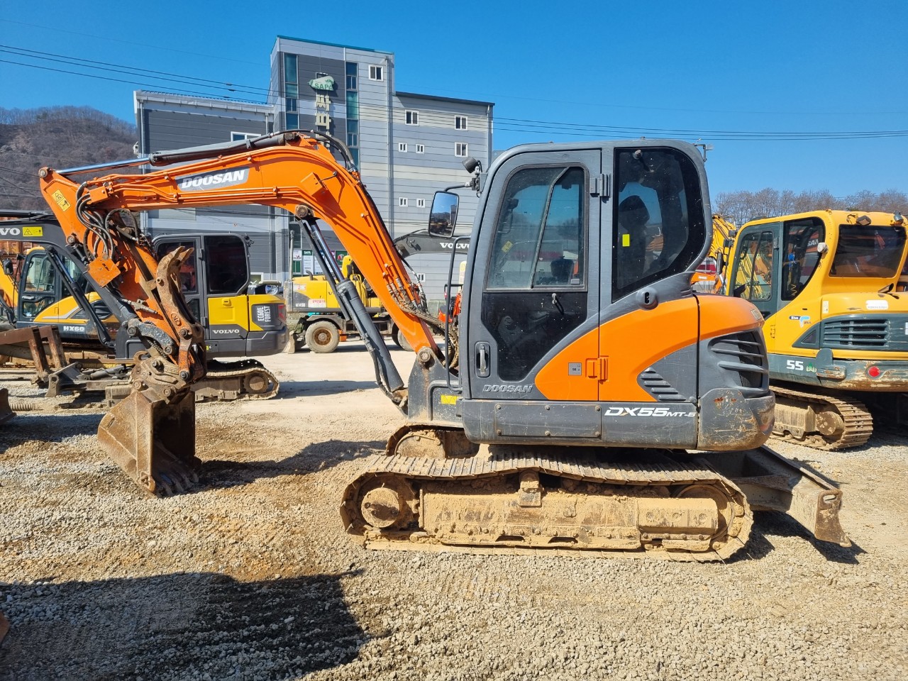 #02.04.06트렉굴착기 1.장비명 ㅡDX55MT5 코집 2.연식ㅡ2016 3.시간ㅡ7100 4.가격ㅡ3000만 5.위치ㅡ청주시 6.연... : 굴삭기 어테치 직거래사고 ...