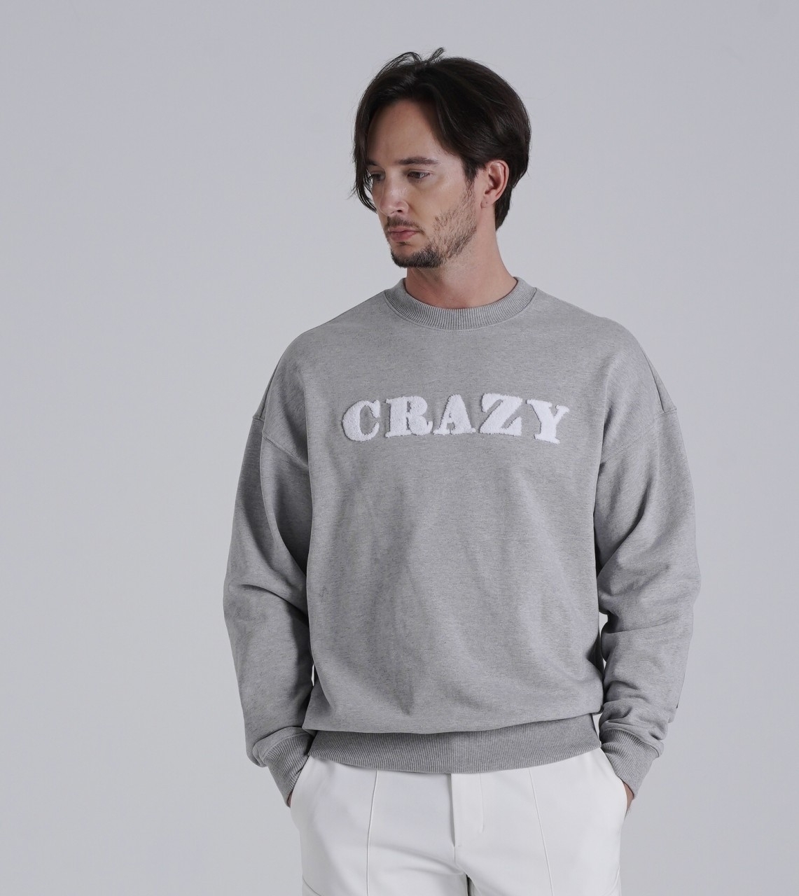 15장 한정 크레이지 남성 레터링 맨투맨 티셔츠 이월 정품 파격할인 베스트셀러 모델입니다 크레이지 남성 양털 레터링 맨투맨 티셔츠입 골프 좀 치는 사람들의