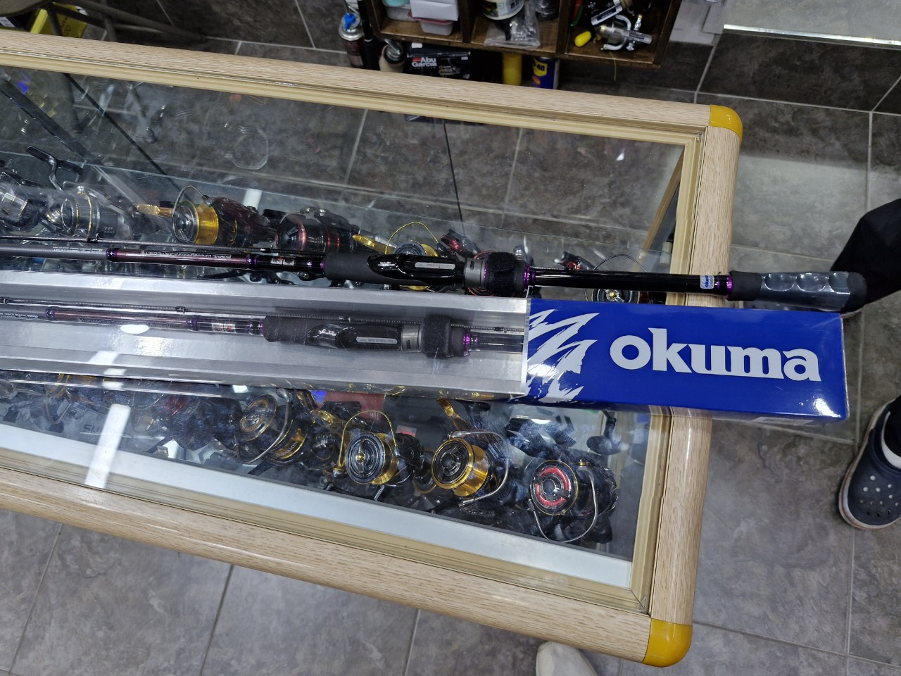 오쿠마 신형 에깅로드 입고 정말 가볍습니다 85g 이에요 지금 이벤트중이라서 본사에서 라인 증정 합니다 구경오세요 : 용연낚시 | BAND