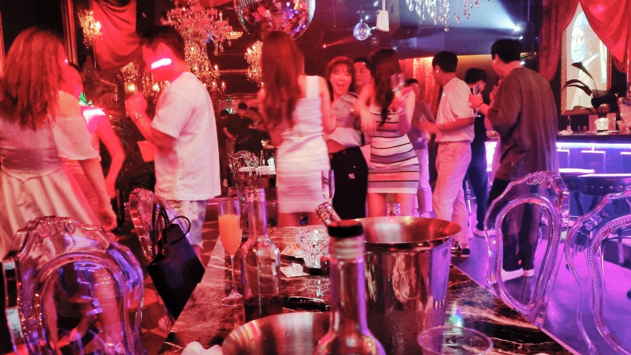 뉴밴 3040 7080 강남 서울 경기 싱글 유부 돌싱 친목 썸 와인 캠핑 파티 클럽 골프 | BAND