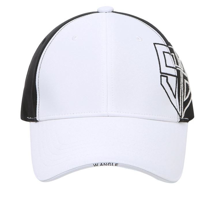 20개 한정 와이드앵글 반반 남성 캡 모자 이월 정품 파격할인 와이드앵글 반반 남성 캡 모자입니다 유행을 타지않은 시그니처 디자인으 골프 좀 치는 사람들의