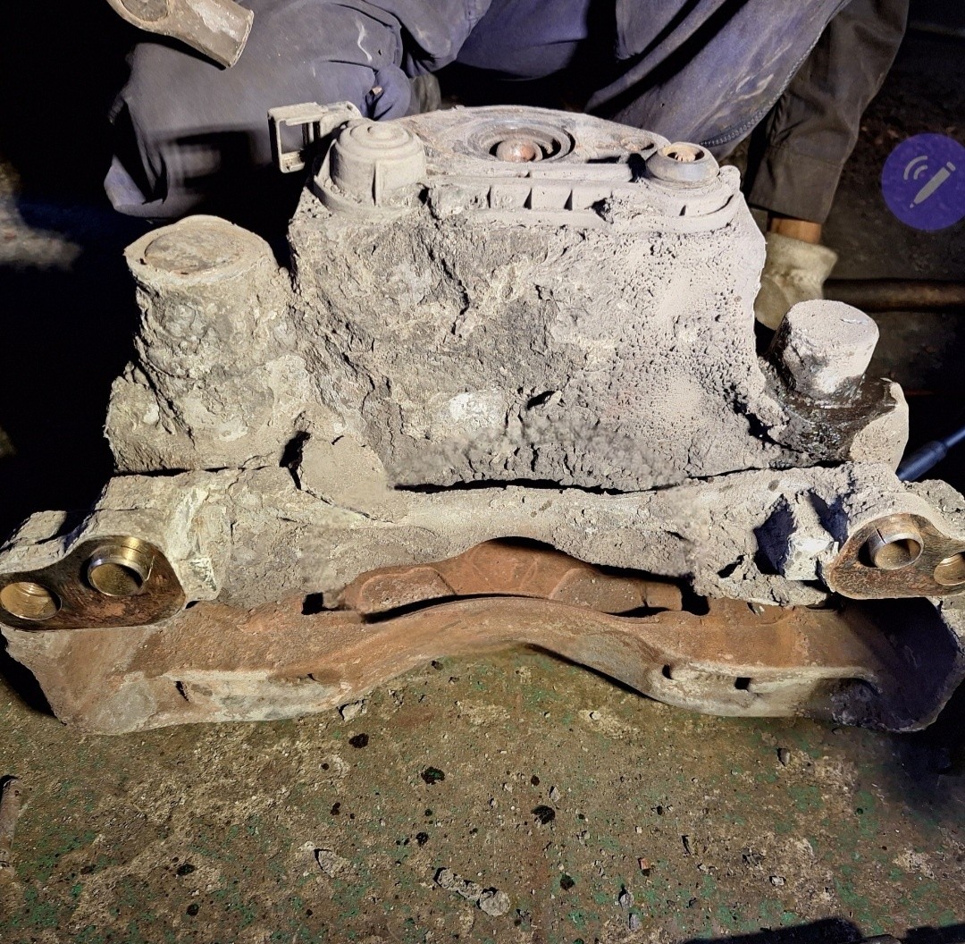 캘리퍼 재제조란 🚗 캘리퍼 재제조는 자동차의 브레이크 시스템에서 중요한 역할을 하는 부품인 캘리퍼를 새롭게 만드는 과정입니다 이 과 캘리퍼 재제조 전문 Band